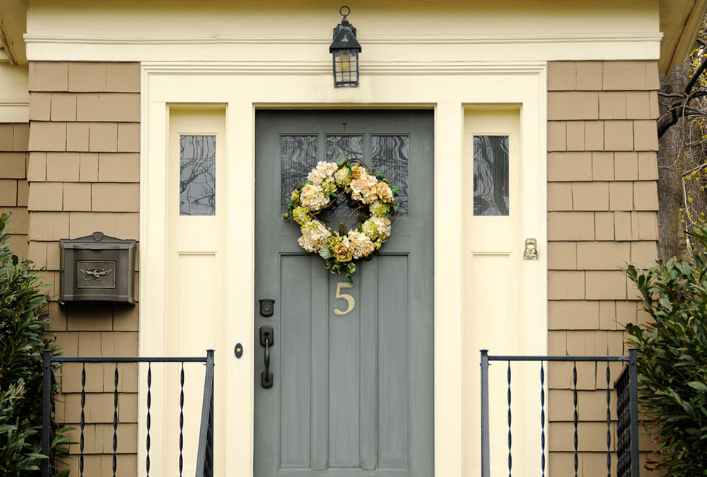 DIY Home Improvements: Easy Updates for a Fantastic Front Door